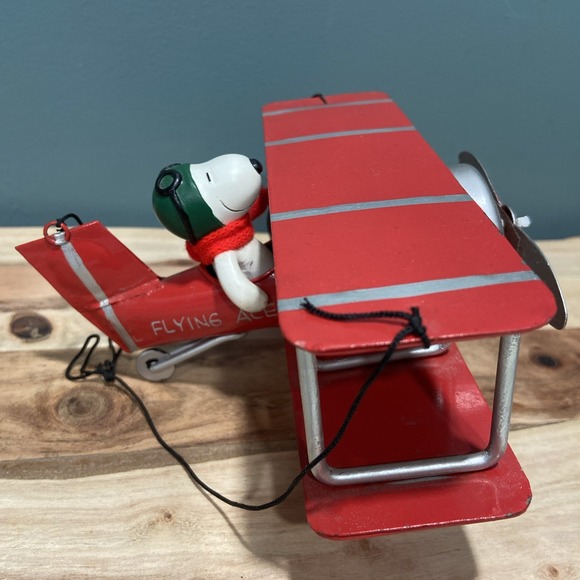 Hallmark | Holiday | Vintage Hallmark Flying Ace The Peanuts Gang ...